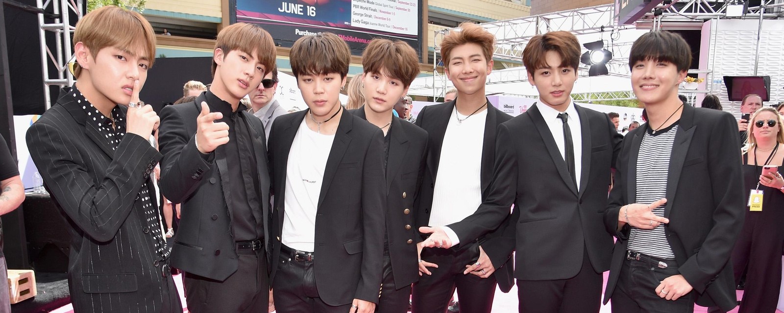 AMA 2017 Performers: Full List Includes BTS, Selena Gomez & More ...