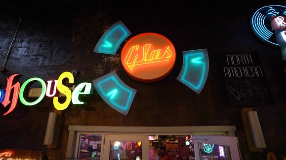 WATCH: Ever Wonder How Neon Signs Are Made? Watch This! Video ...