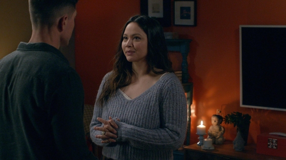 WATCH: Tim and Lucy Prepare to Go Undercover Video | The Rookie